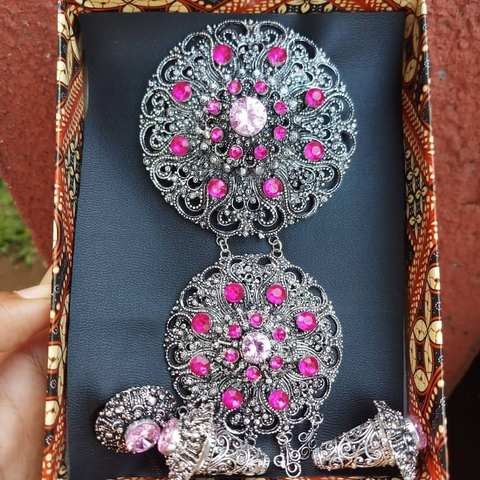 Bross Kebaya 2 Susun Mewah Dan Elegan | Kebaya modern BALIYA.ID
